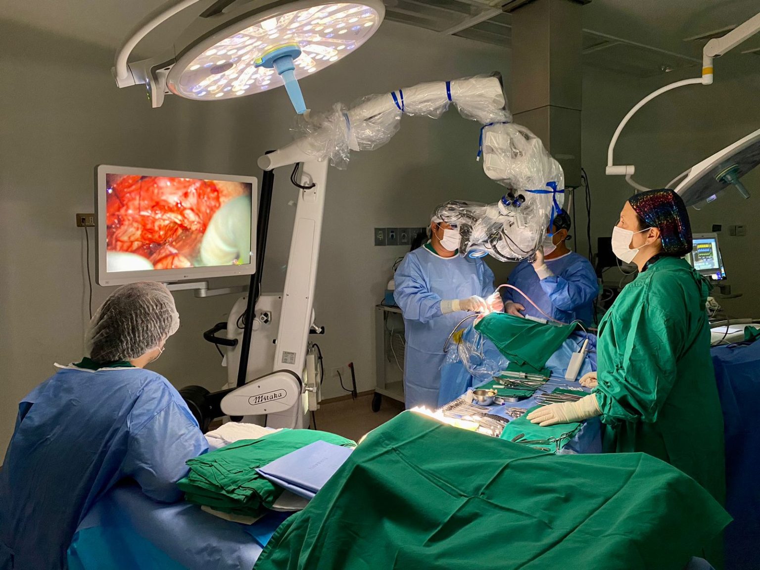 Hito médico en el HHHA: Equipo de Neurocirugía realizó con éxito la ...