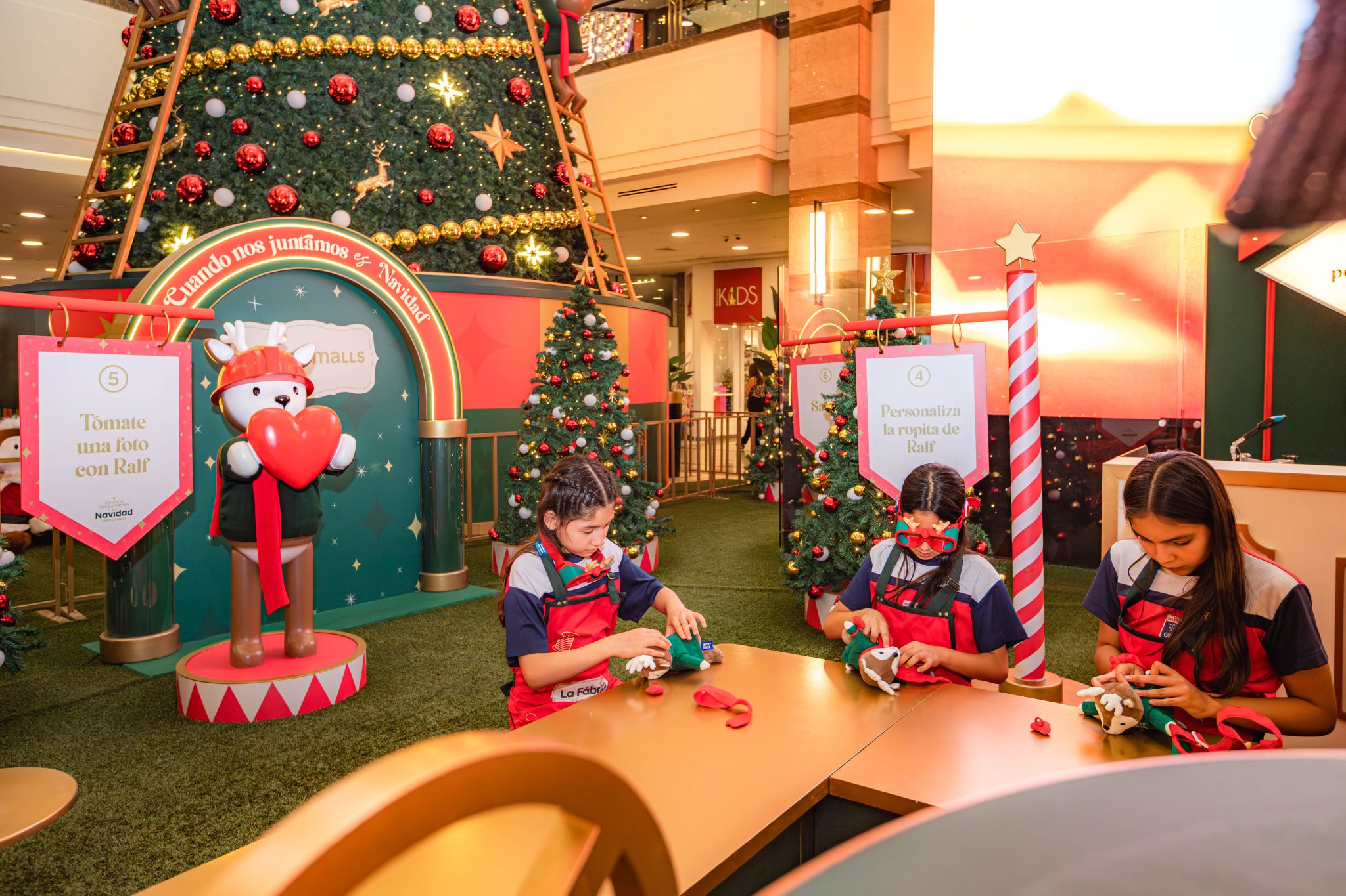 Cenco Malls celebra la Navidad en todo Chile con experiencias llenas de ...